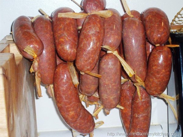 Gusta Usted | COMO HACER CHORIZO EN CASA - CHORIZO CASERO RECETA